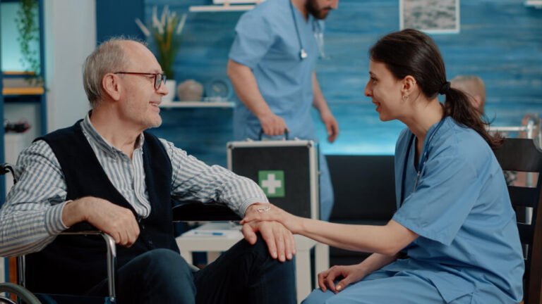 7 Reasons You Should Become a Personal Support Worker
